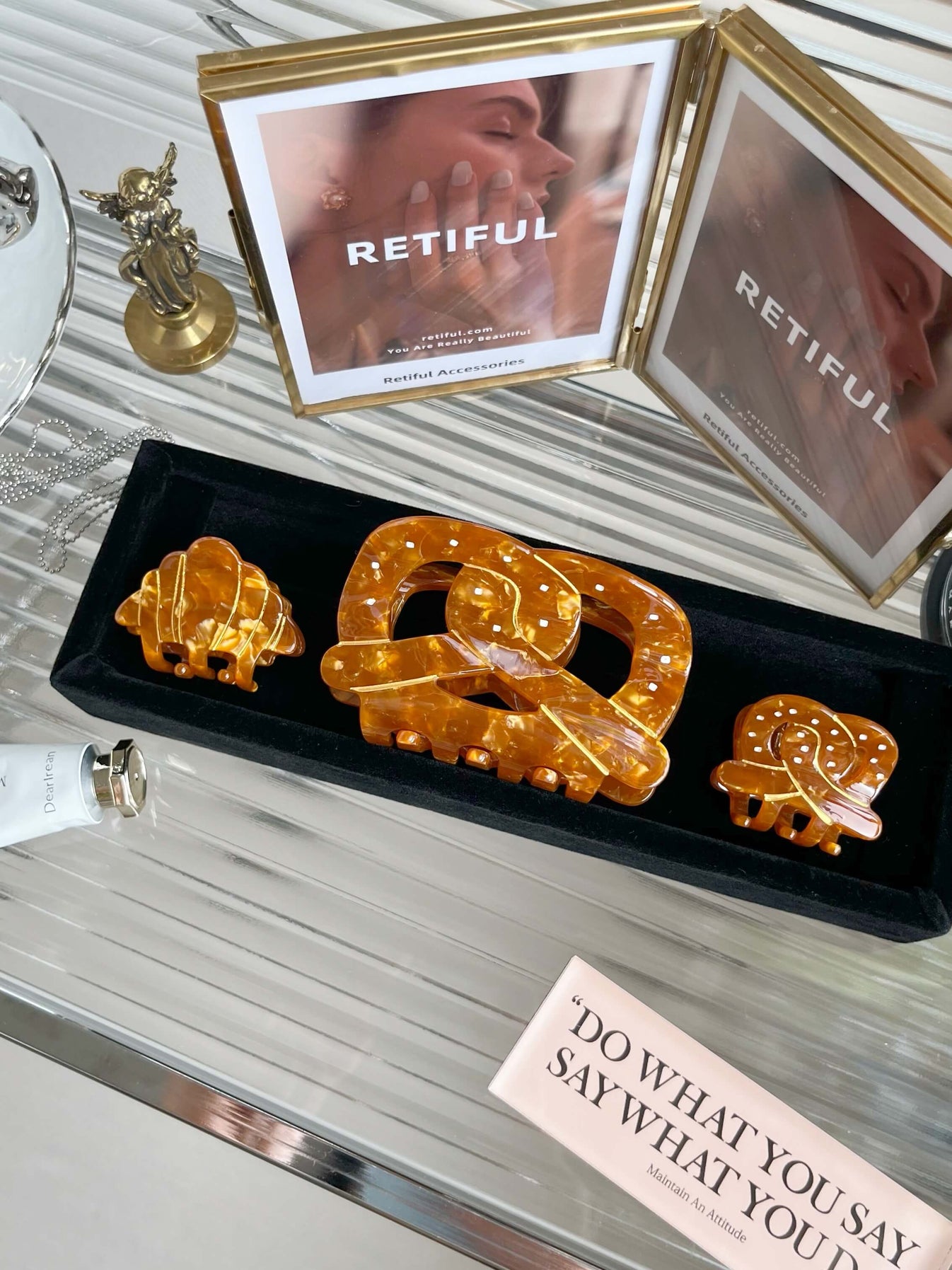 Big Pretzel Hair Claw – Retiful