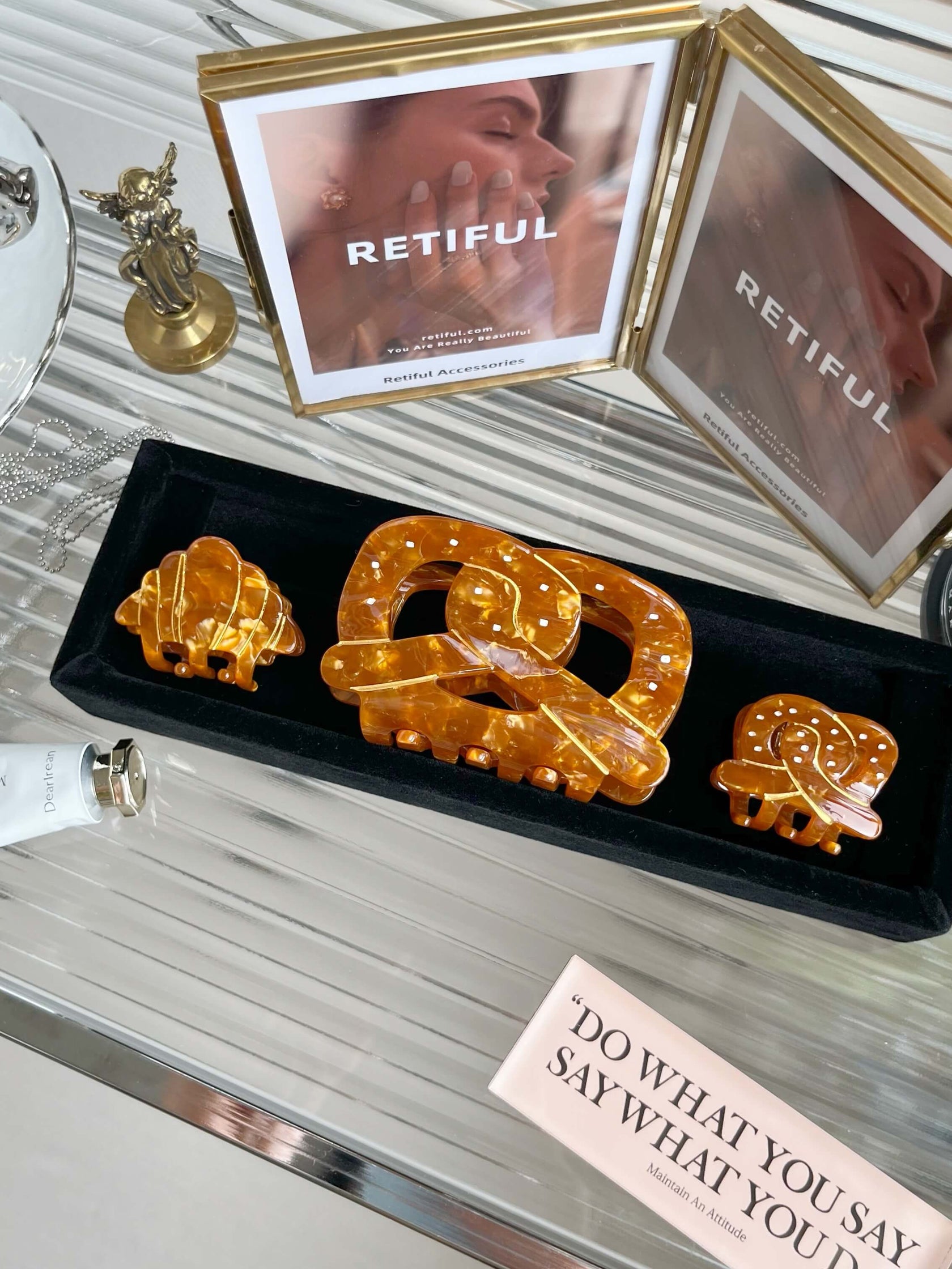 Big Pretzel Hair Claw – Retiful